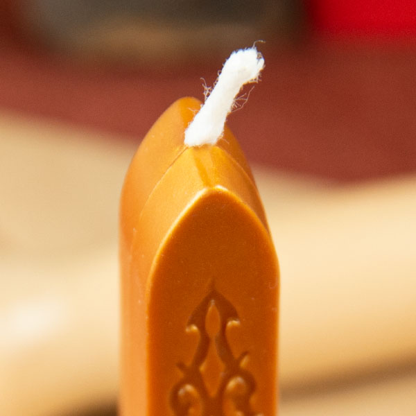 Сургуч с фитилем медный. Сургучная свеча для печатей