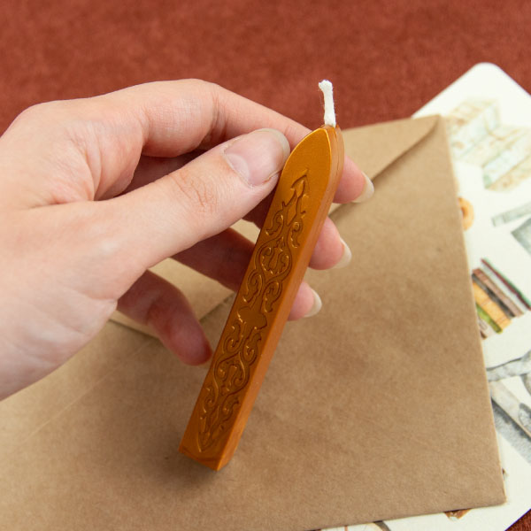 Сургуч с фитилем медный. Сургучная свеча для печатей